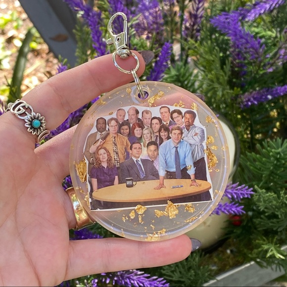 Accessories | The Office Dunder Mifflin Staff Gold Flakes Silver ...